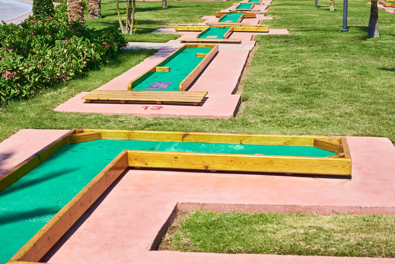 Spil minigolf | Oversigt over 60+ minigolfbaner i Danmark
